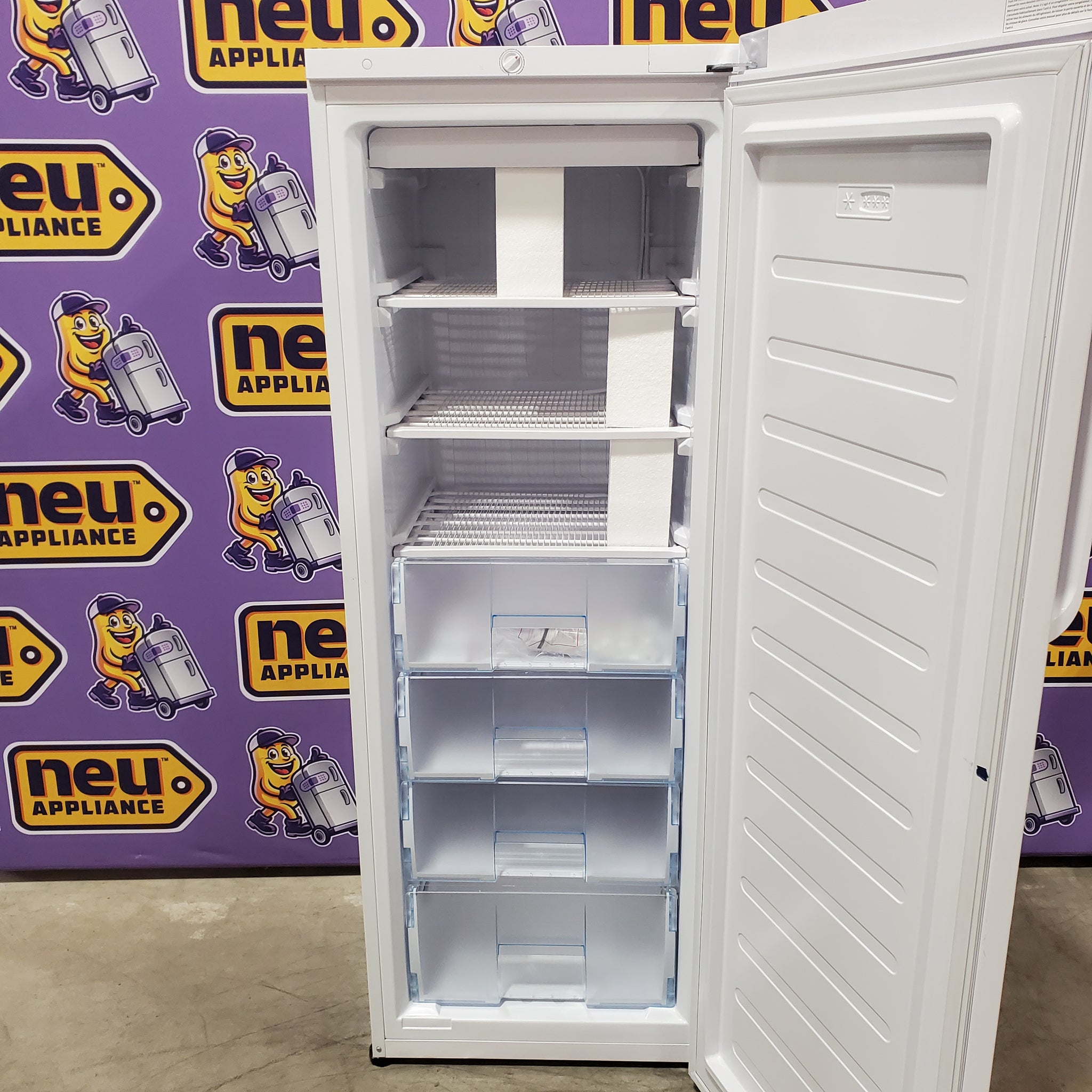 Hamilton Beach 11 Cu Ft Upright Freezer in White 251312SD1024 - HBFRF0