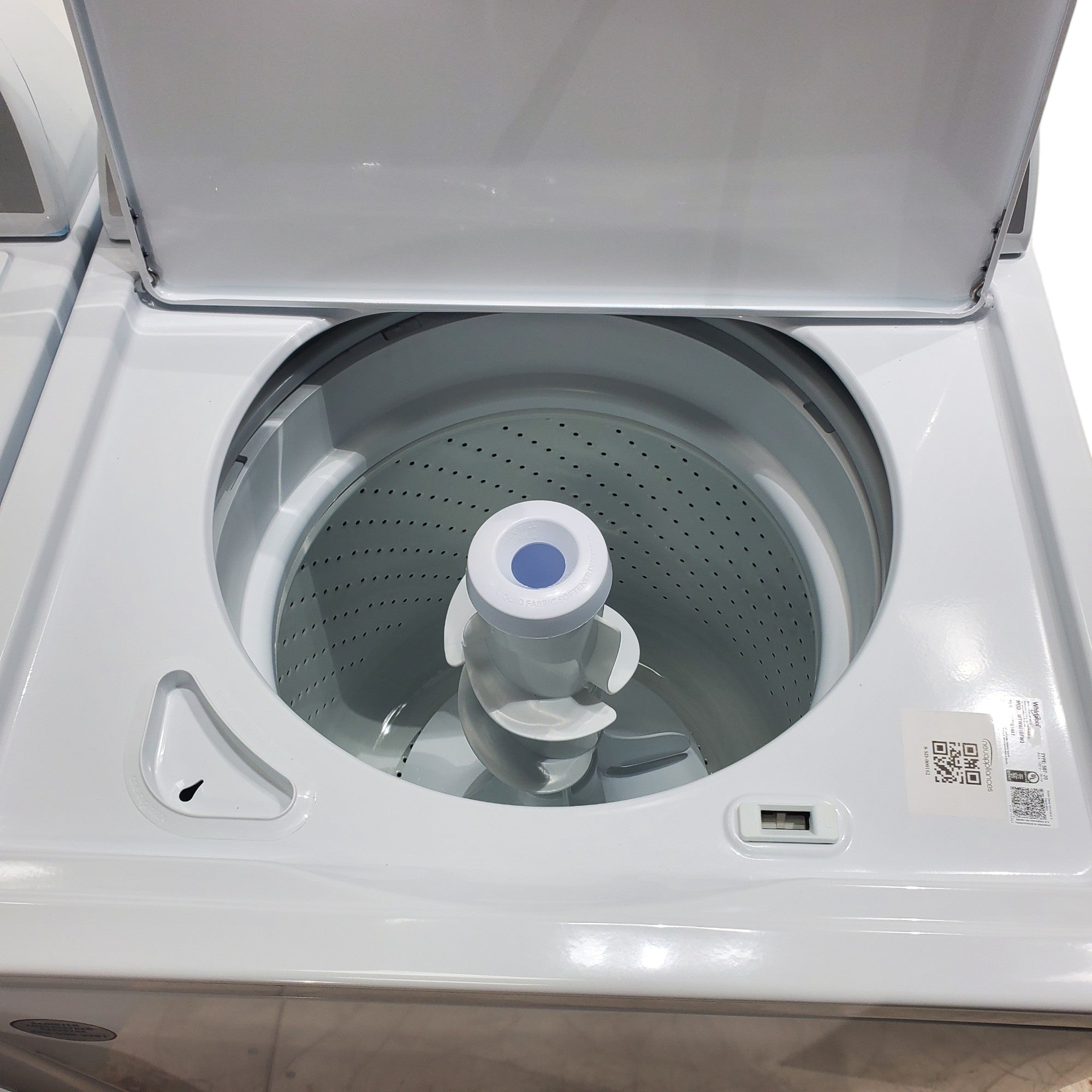 HE Whirlpool 3.5 cu. ft. Top Load Washing Machine with Deep Water Wash