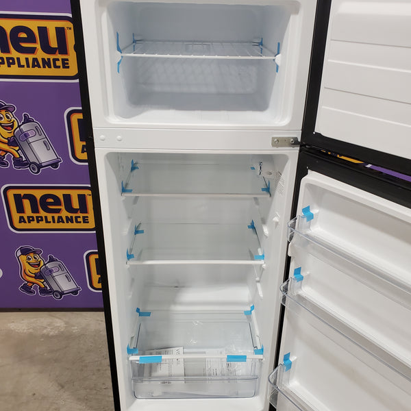 Vissani 7.1 cu. ft. Top Freezer Refrigerator with Adjustable Shelf in